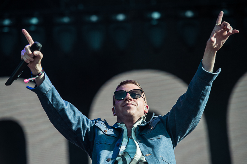 Macklemore is rocking fresh beats and vintage style | Interview