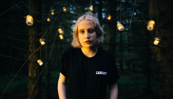 Introducing Lizzy Farrall: Welsh songwriter leaves the hobbit forest | RIFF