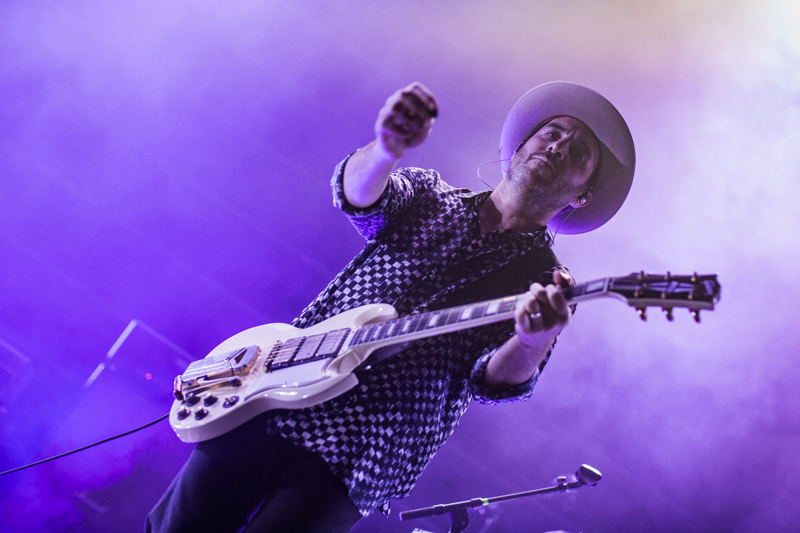 Metric’s Jimmy Shaw calls his own shots | RIFF Magazine