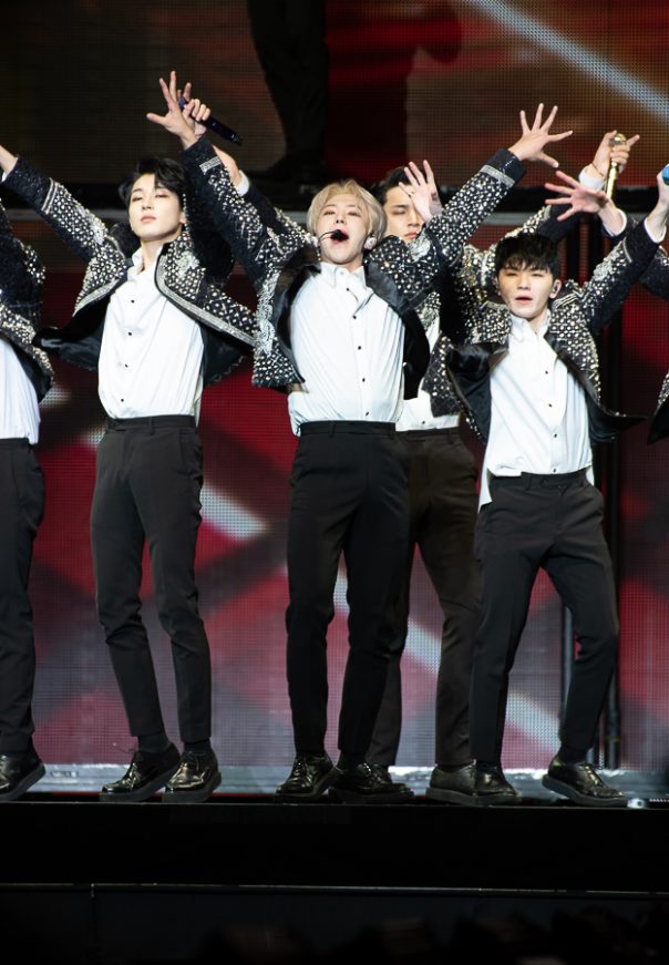 K-pop group Seventeen (SVT) shows strength in numbers San Jose | PHOTOS