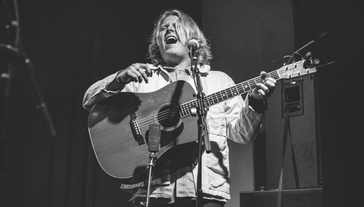 Ty Segall unplugs at San Francisco's Herbst Theater | RIFF Magazine