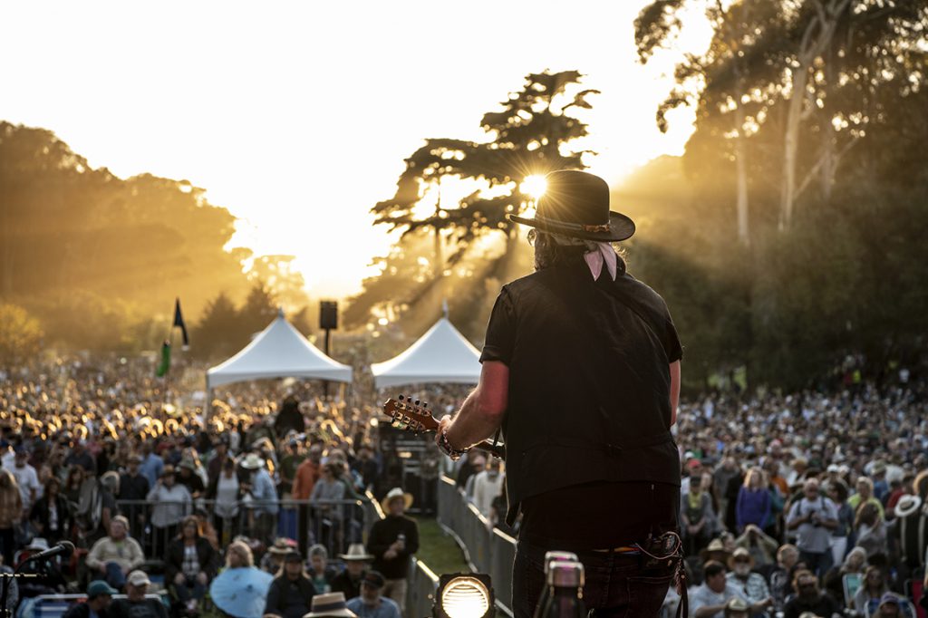 Hardly Strictly Bluegrass to honor regular Steve Earle for a good cause ...