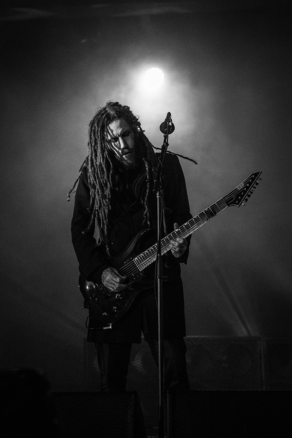 Korn lights up the sky on 'Monumental' streamed show from L.A. | Review