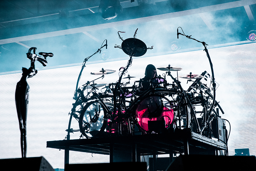 Korn lights up the sky on 'Monumental' streamed show from L.A. | Review