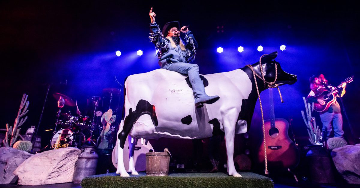 Oliver Tree has a cow in San Francisco | CONCERT REVIEW