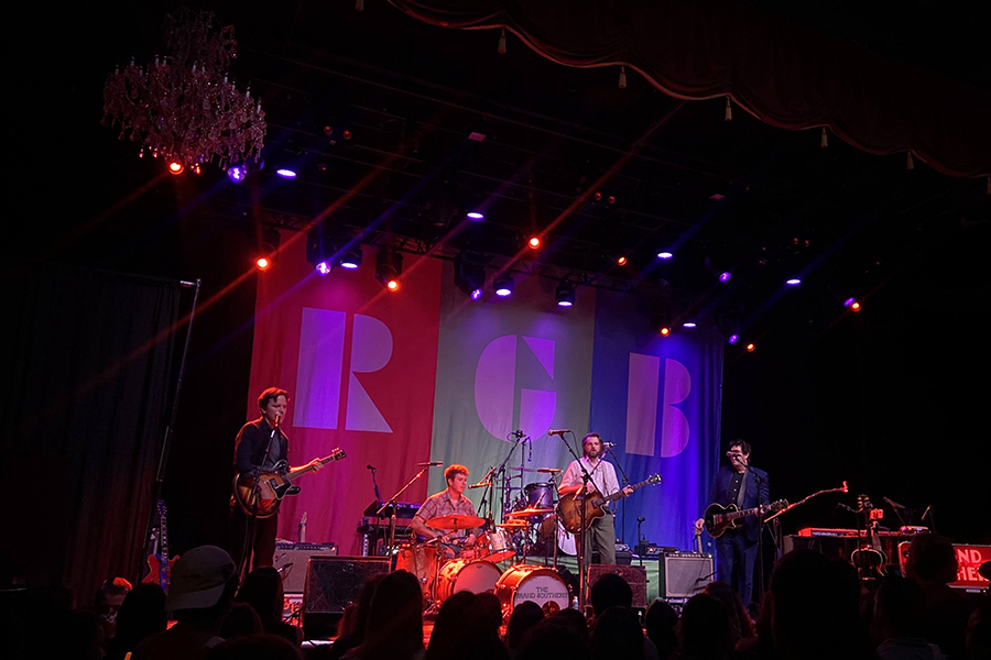Hanson bops through all the colors in San Francisco | REVIEW