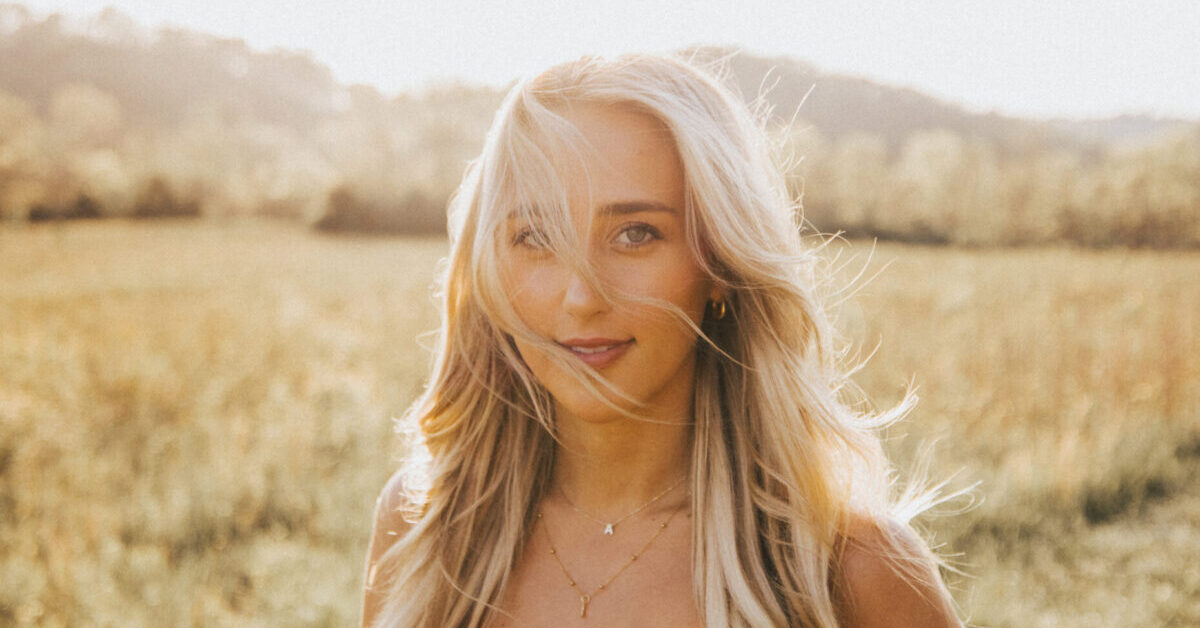 INTERVIEW: Ashley Cooke finds her true voice after a difficult year | RIFF Magazine