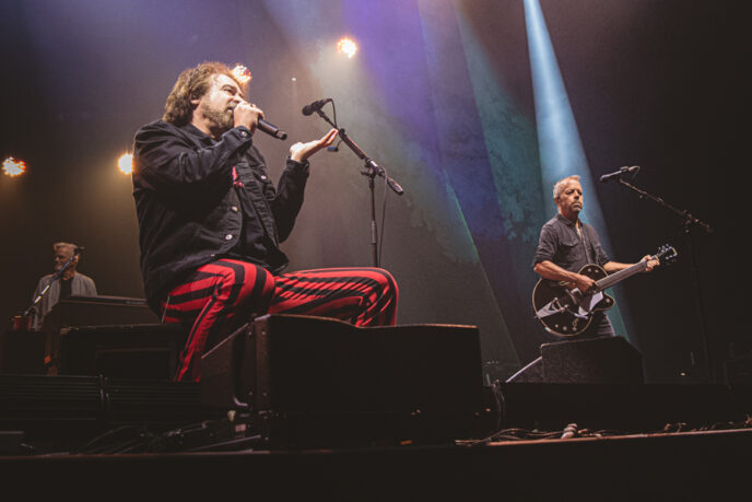 REVIEW: Counting Crows bring a sweet mix of old and new to Los Angeles ...
