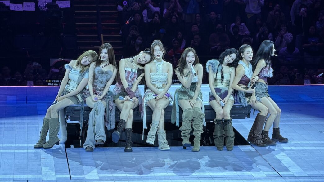 REVIEW: Twice brings good vibes on first of two nights at Oakland Arena ...